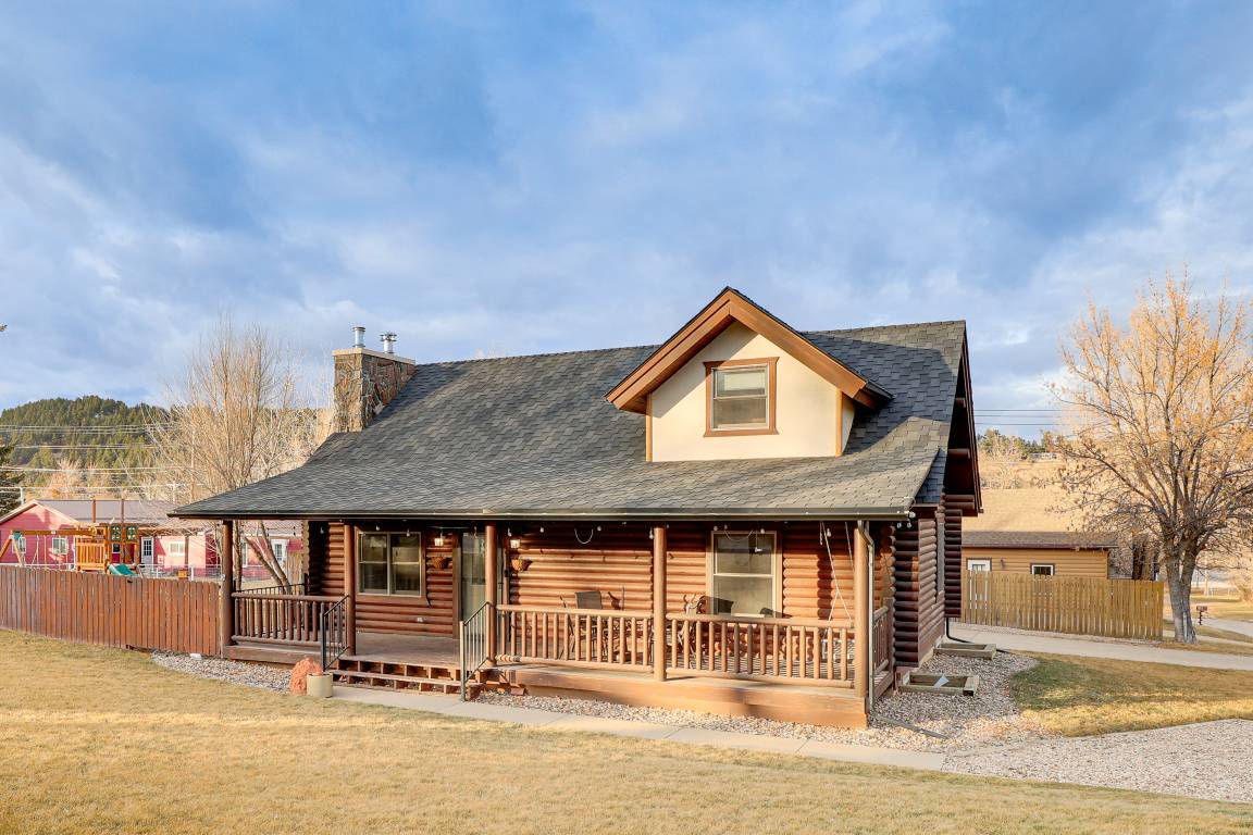 185 M² House ∙ 5 Bedrooms ∙ 10 Guests - Sturgis, SD