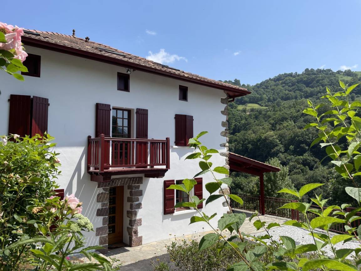 96 M² Gîte ∙ 3 Chambres ∙ 6 Personnes - Saint-Étienne-de-Baïgorry