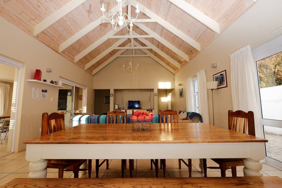 150 M² House ∙ 3 Bedrooms ∙ 7 Guests - Langebaan