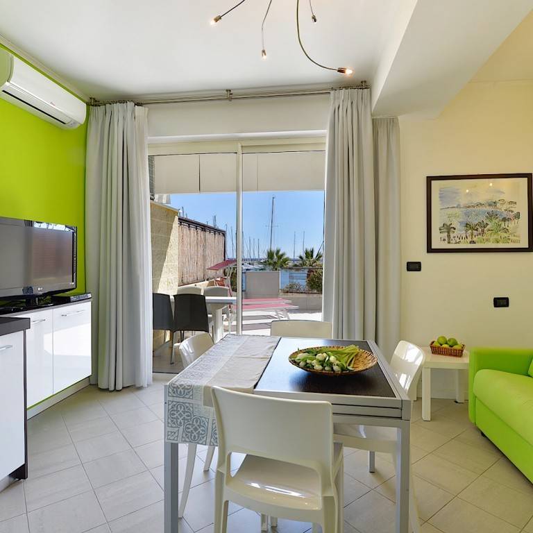 75 M² Huoneisto ∙ 1 Makuuhuone ∙ 4 Vierasta - Santo Stefano al Mare