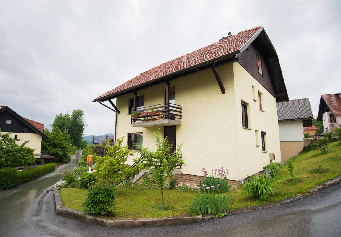 75 M² Apartamento ∙ 2 Habitaciones ∙ 4 Huéspedes - Bled