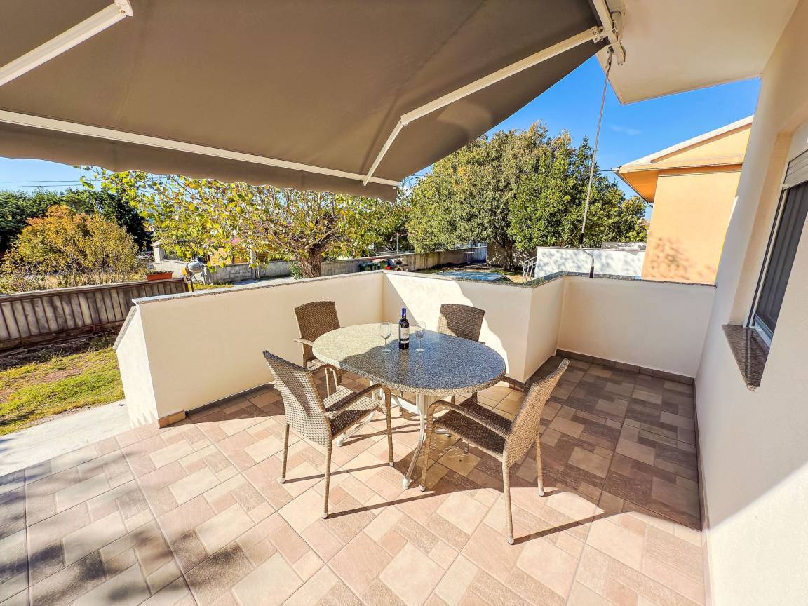 60 M² Ferienhaus ∙ 1 Schlafzimmer ∙ 3 Gäste - Starigrad-Paklenica