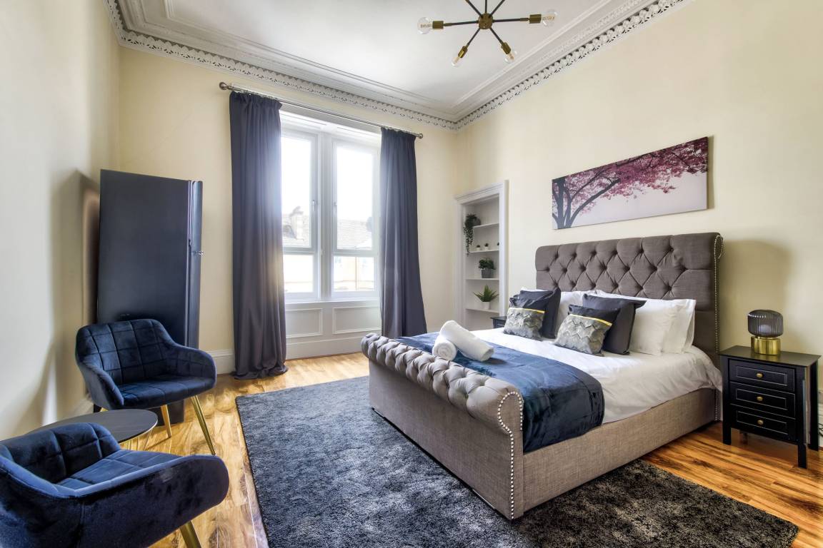 186 M² Apartment ∙ 5 Bedrooms ∙ 10 Guests - Ibrox Stadium