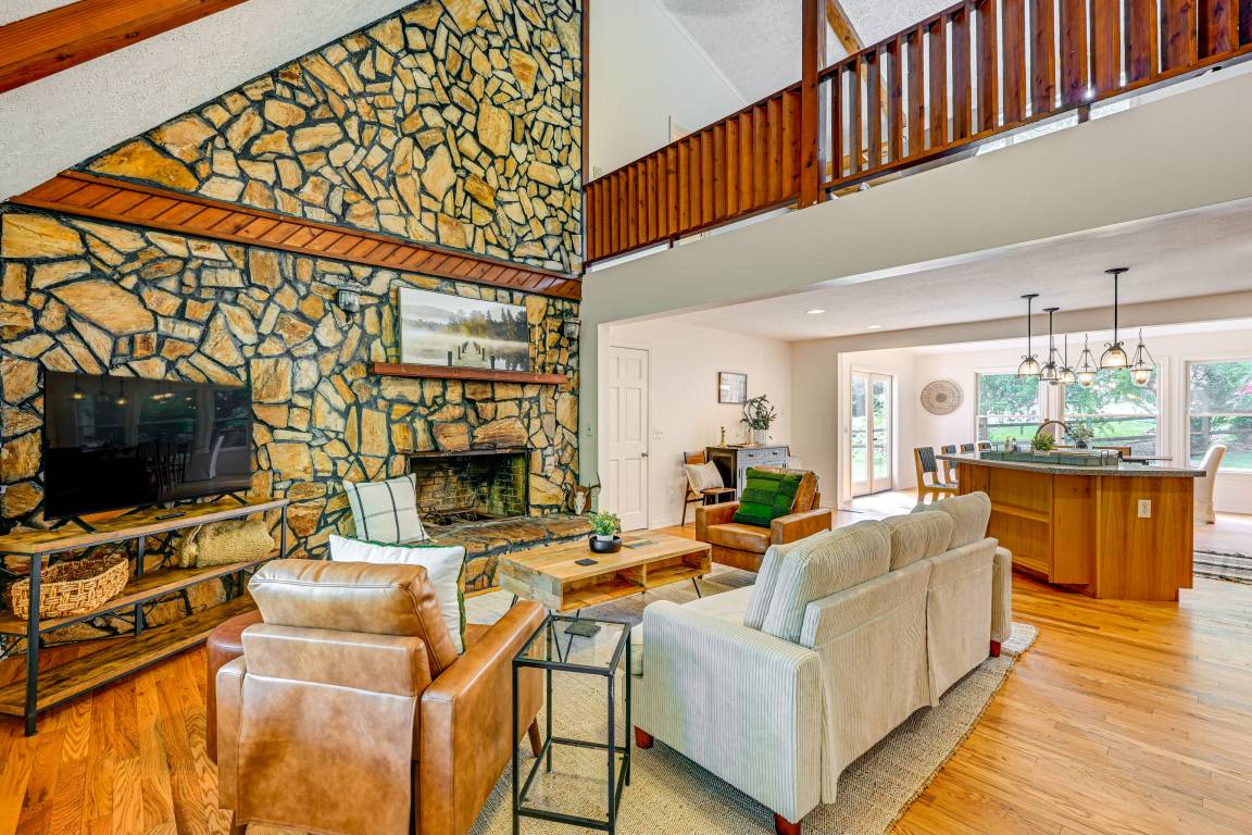 250 M² House ∙ 4 Bedrooms ∙ 8 Guests - Western Carolina University, Cullowhee