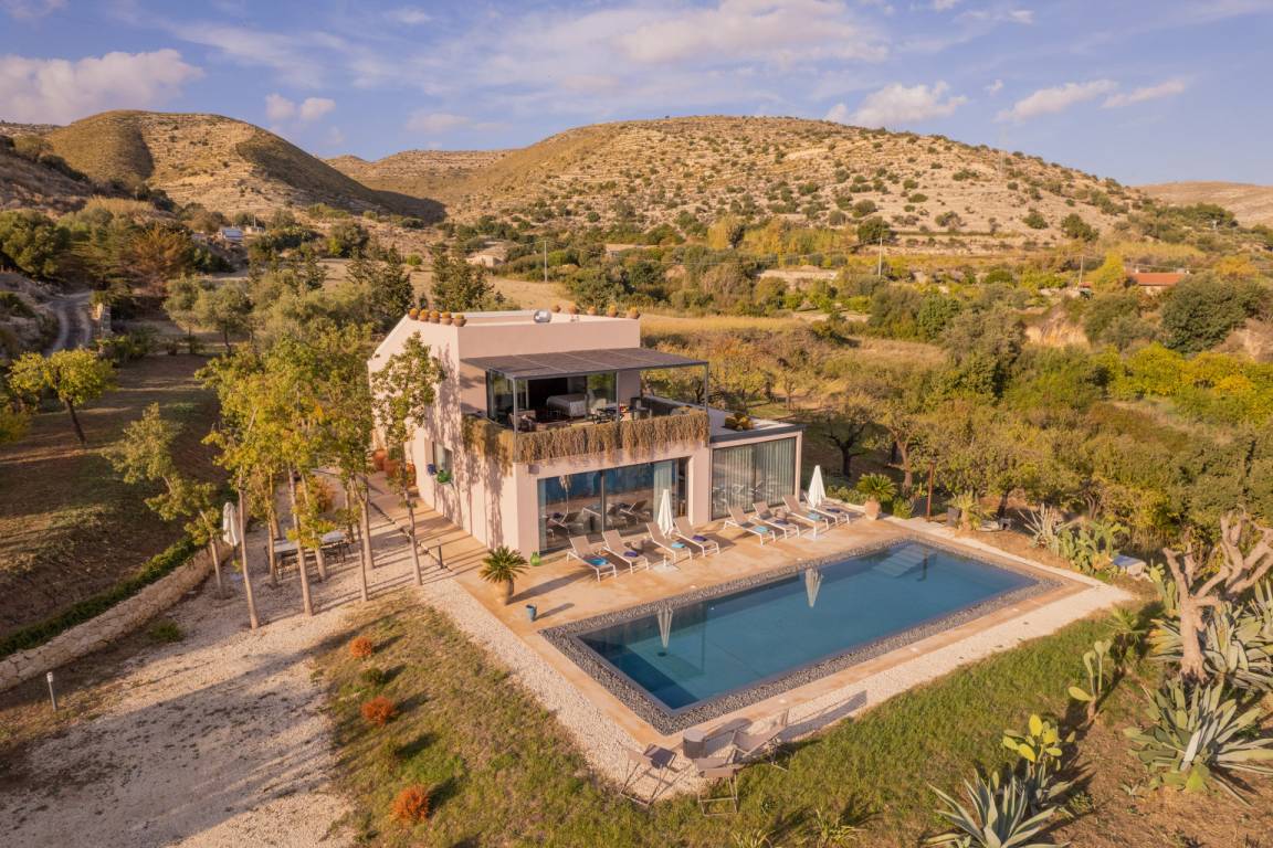 230 M² Villa ∙ 4 Slaapkamers ∙ 7 Gasten - Avola