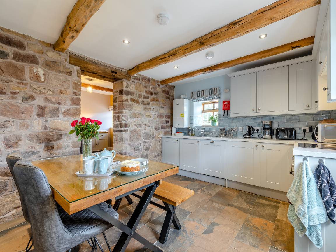 Cottage ∙ 2 Bedrooms ∙ 4 Guests - Alton