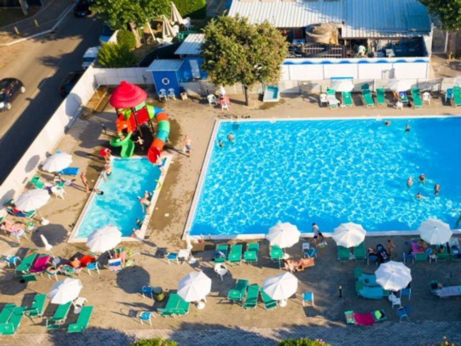 Caravan ∙ 2 Bedrooms ∙ 4 Guests - Cesena