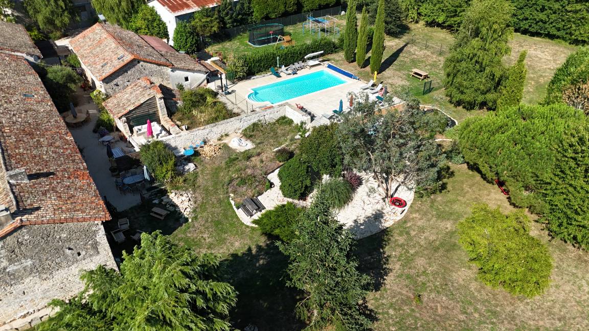 250 M² Maison De Vacances ∙ 6 Chambres ∙ 14 Personnes - Deux-Sèvres