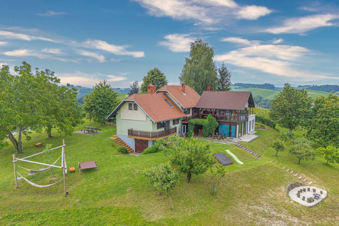 120 M² House ∙ 3 Bedrooms ∙ 7 Guests - Banovci