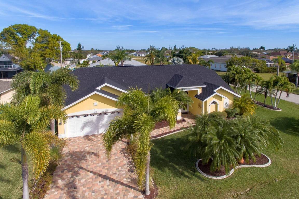 214 M² Villa ∙ 4 Bedrooms ∙ 7 Guests - Cape Coral, FL