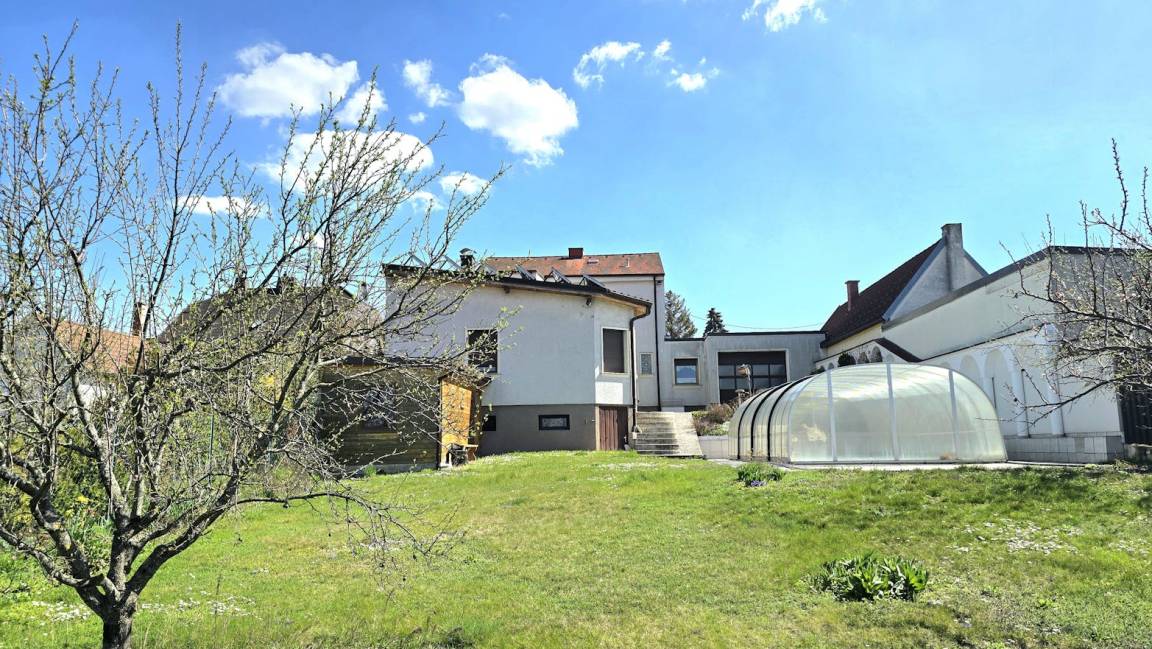 220 M² Ferienhaus ∙ 4 Schlafzimmer ∙ 8 Gäste - Burgenland