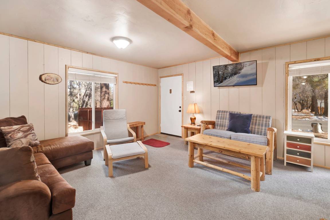 60 M² Cabin ∙ 2 Bedrooms ∙ 4 Guests - Big Bear, CA