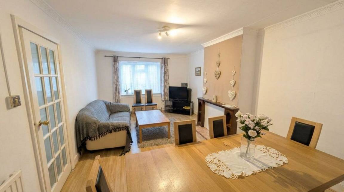 23 M² House ∙ 4 Bedrooms ∙ 8 Guests - Beaconsfield, UK