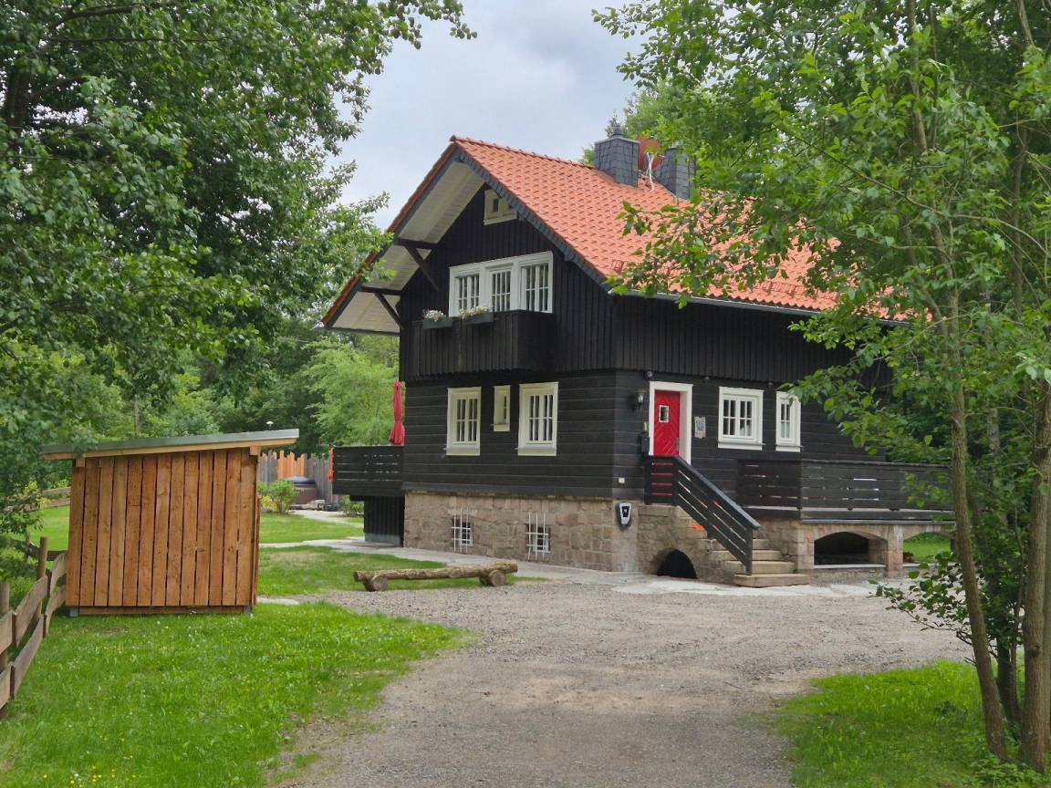 110 M² Ferienhaus ∙ 3 Schlafzimmer ∙ 5 Gäste - Elend