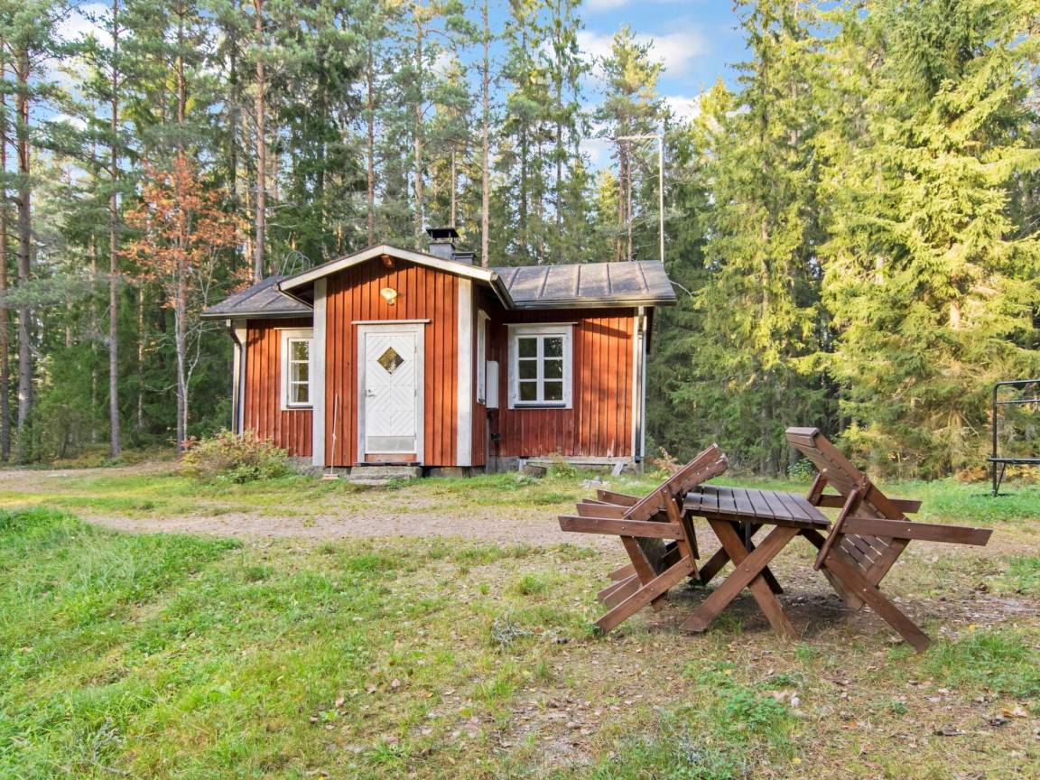 40 M² Talo ∙ 1 Makuuhuone ∙ 4 Vierasta - Iitti