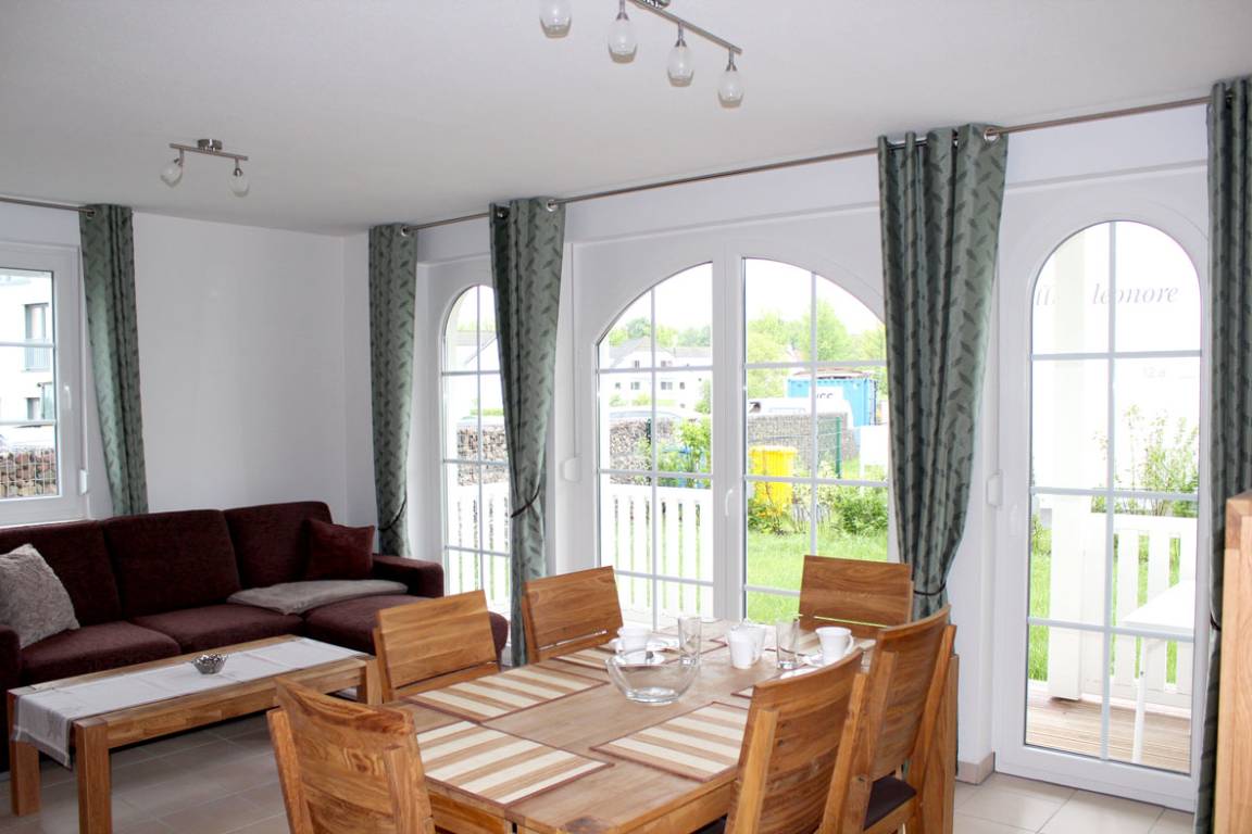 68 M² Ferienwohnung ∙ 2 Schlafzimmer ∙ 6 Gäste - Nienhagen
