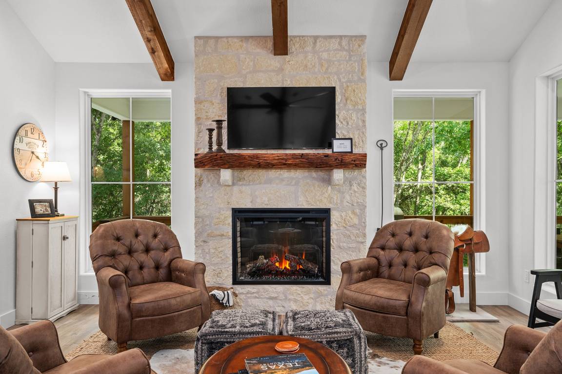 House ∙ 2 Bedrooms ∙ 6 Guests - Comfort, TX