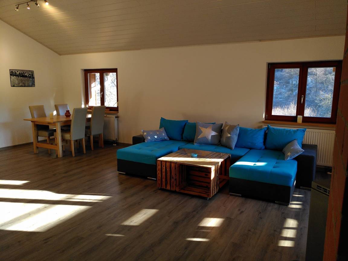 80 M² Ferienwohnung ∙ 2 Schlafzimmer ∙ 5 Gäste - Ober-Ramstadt