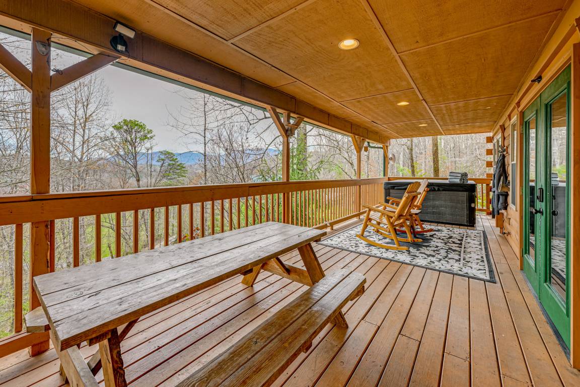 102 M² House ∙ 2 Bedrooms ∙ 4 Guests - Bryson City, NC