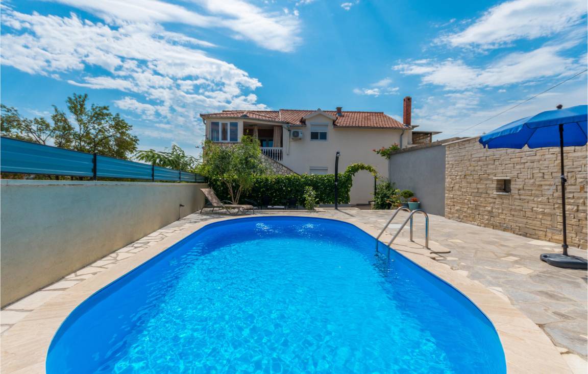 120 M² Apartment ∙ 3 Bedrooms ∙ 9 Guests - Murter