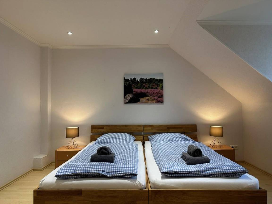 48 M² Ferienwohnung ∙ 1 Schlafzimmer ∙ 2 Gäste - Behringen