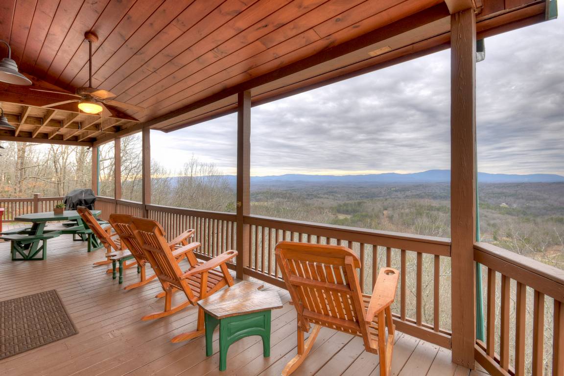 234 M² Cabin ∙ 4 Bedrooms ∙ 8 Guests - Mineral Bluff, GA