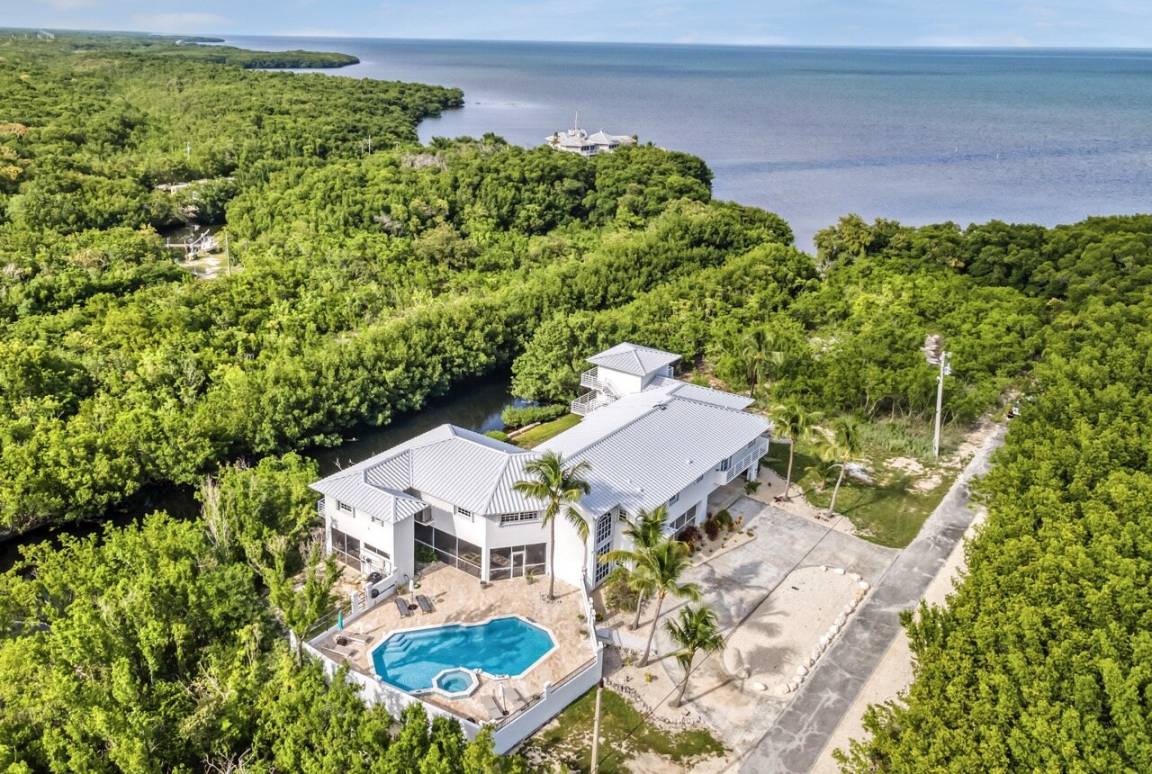 697 M² Maison De Vacances ∙ 6 Chambres ∙ 16 Personnes - Key Largo