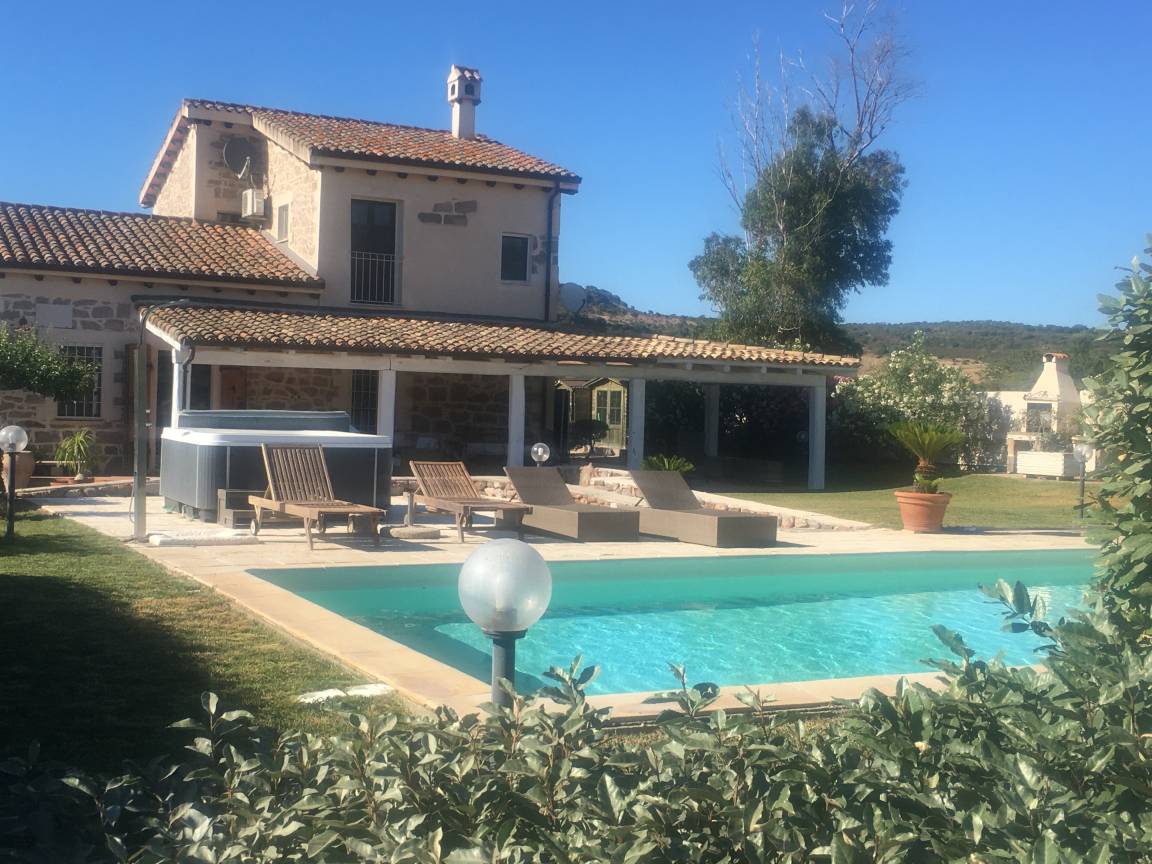150 M² Villa ∙ 3 Chambres ∙ 6 Personnes - Alghero