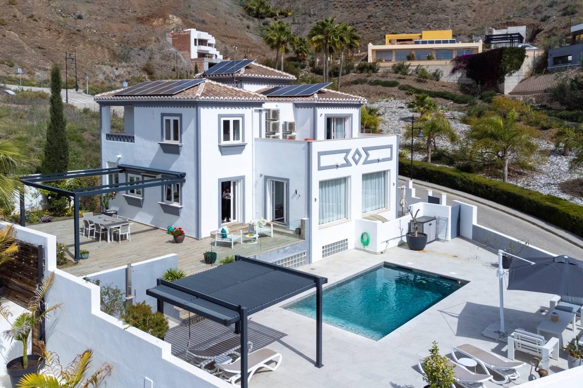 140 M² Villa ∙ 3 Chambres ∙ 6 Personnes - Torrox Costa
