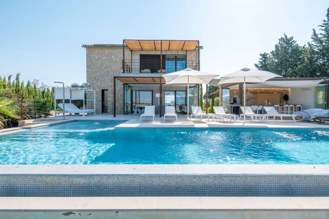 270 M² Villa ∙ 4 Bedrooms ∙ 8 Guests - Inca