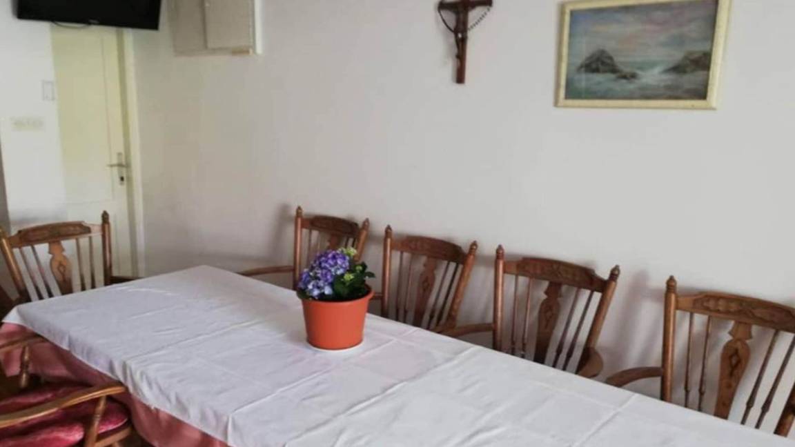 240 M² Maison De Vacances ∙ 4 Chambres ∙ 8 Personnes - Rab