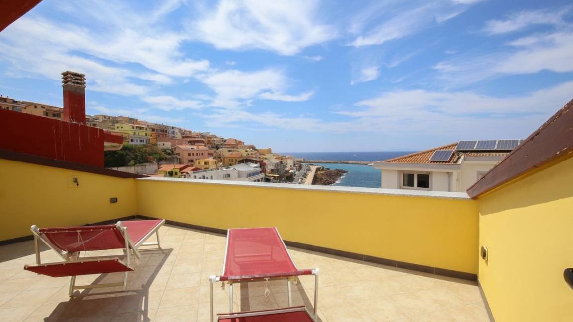 300 M² Maison De Vacances ∙ 5 Chambres ∙ 15 Personnes - Castelsardo