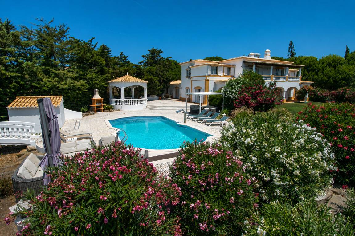 350 M² Villa ∙ 6 Chambres ∙ 14 Personnes - Porches