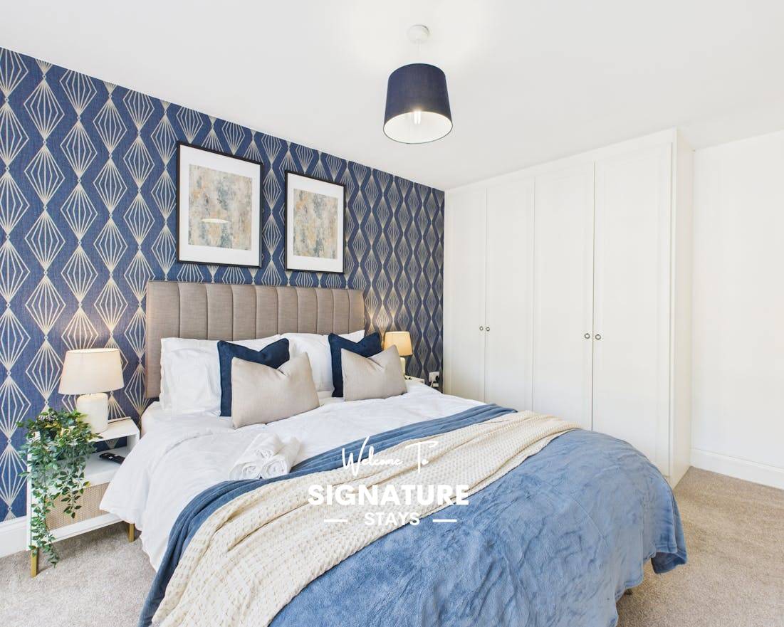 80 M² House ∙ 4 Bedrooms ∙ 8 Guests - Bromsgrove