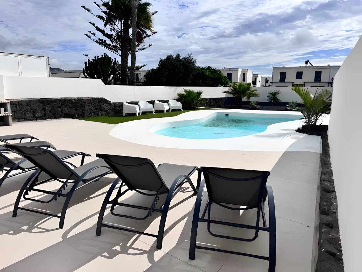 150 M² House ∙ 4 Bedrooms ∙ 7 Guests - Playa Blanca