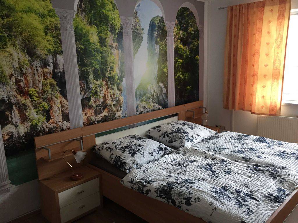 100 M² Ferienwohnung ∙ 2 Schlafzimmer ∙ 7 Gäste - Neustrelitz