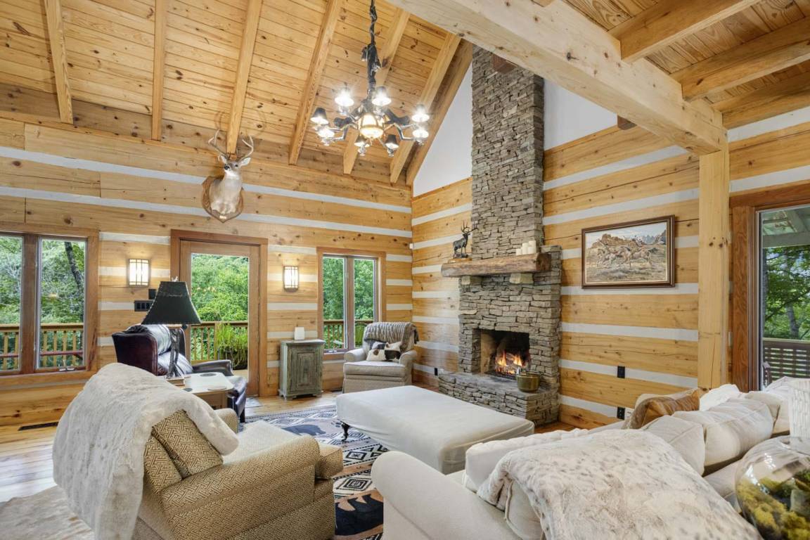 273 M² Cabin ∙ 3 Bedrooms ∙ 15 Guests - Beech Mountain, NC