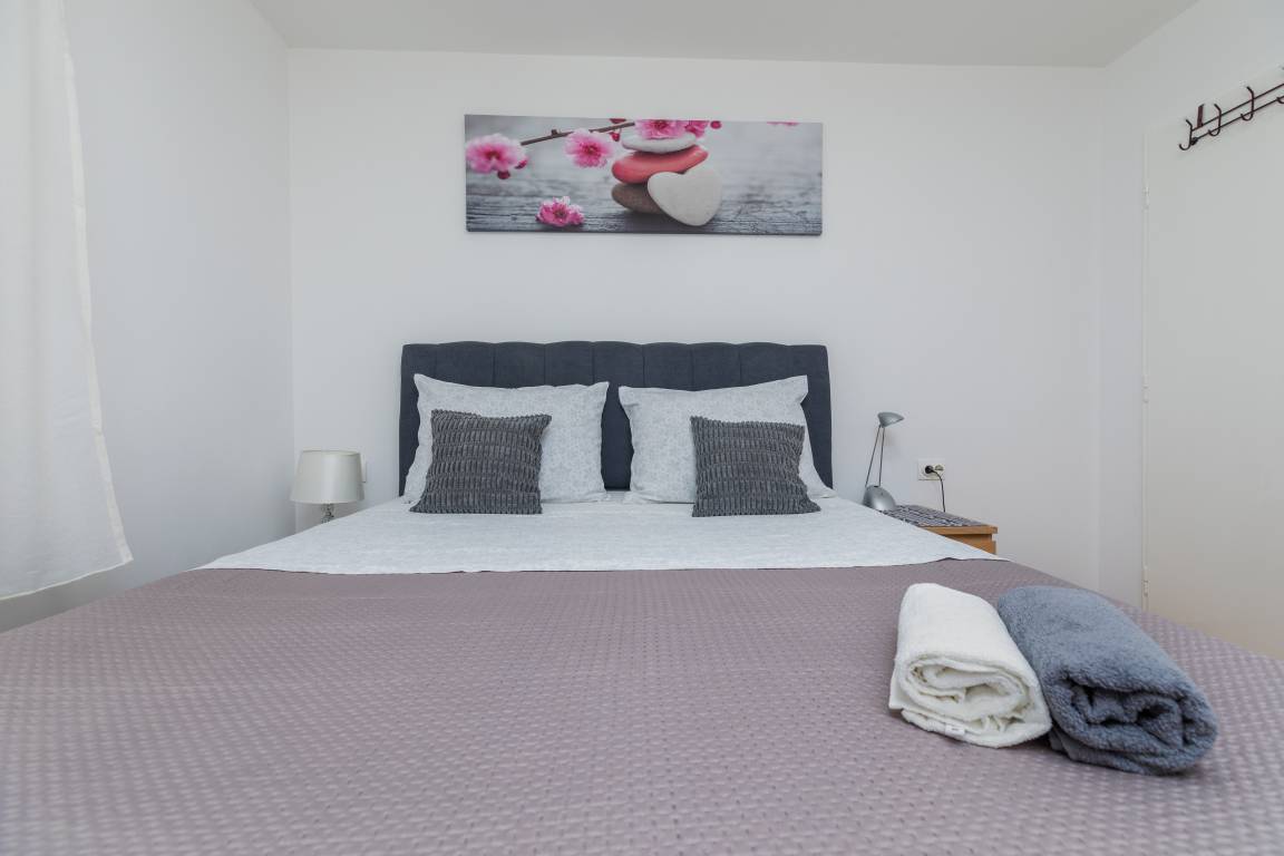 64 M² Apartment ∙ 2 Bedrooms ∙ 6 Guests - Omiš