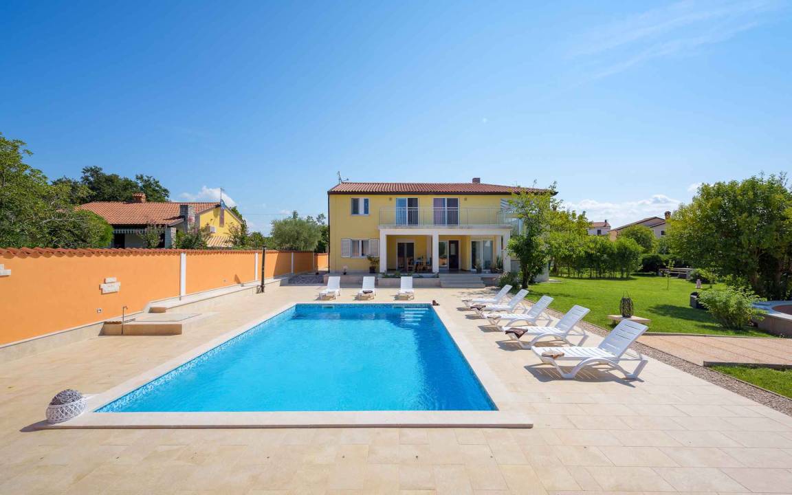 205 M² Casa ∙ 4 Habitaciones ∙ 8 Huéspedes - Umag