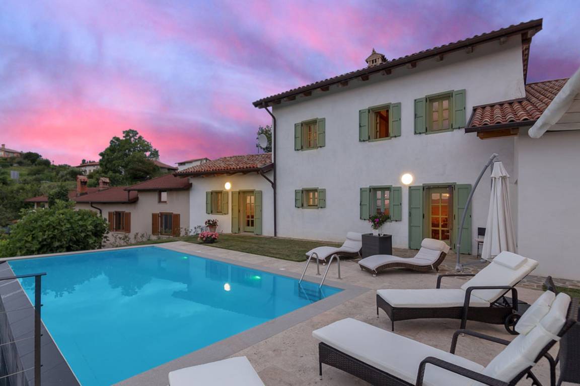 157 M² Villa ∙ 3 Bedrooms ∙ 8 Guests - Slovenia
