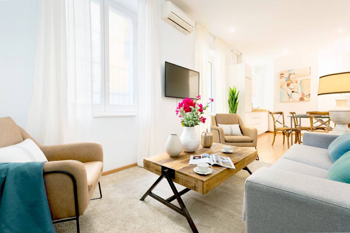 130 M² Apartamento ∙ 2 Habitaciones ∙ 4 Huéspedes - Sevilla, España