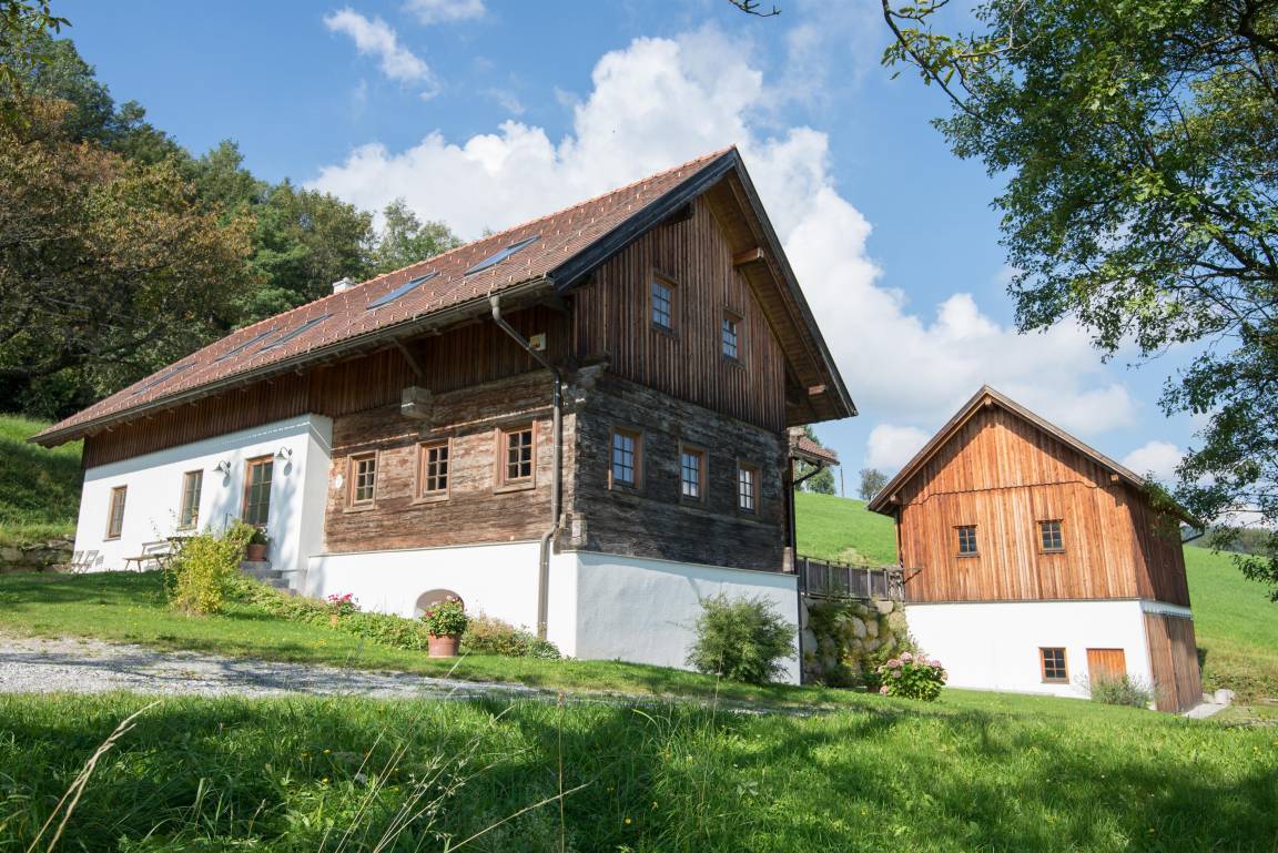 124 M² Ferienwohnung ∙ 2 Schlafzimmer ∙ 4 Gäste - Wenigzell