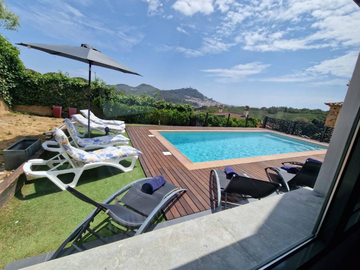 220 M² Villa ∙ 4 Chambres ∙ 8 Personnes - Blanes
