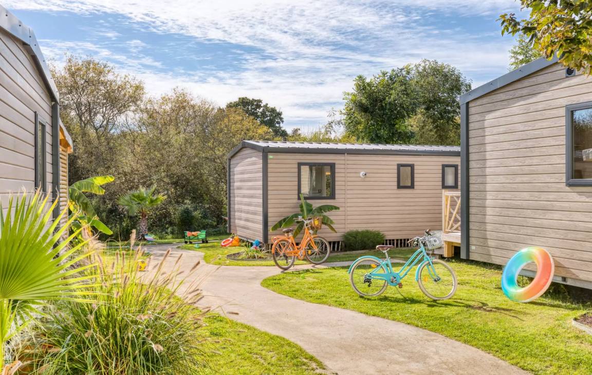 32 M² Mobilheim ∙ 2 Schlafzimmer ∙ 4 Gäste - Lomener