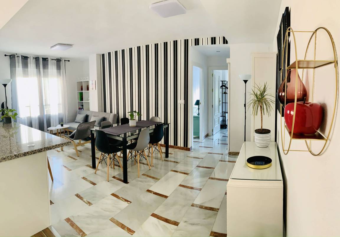 120 M² Apartamento ∙ 3 Habitaciones ∙ 5 Huéspedes - Santa Fe, España