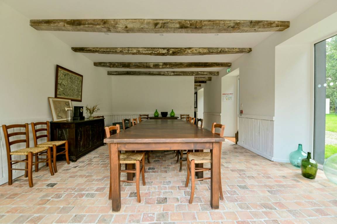380 M² Ferienhaus ∙ 10 Schlafzimmer ∙ 20 Gäste - Laval, France