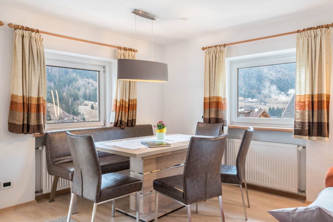 100 M² Apartment ∙ 3 Bedrooms ∙ 7 Guests - Urtijëi