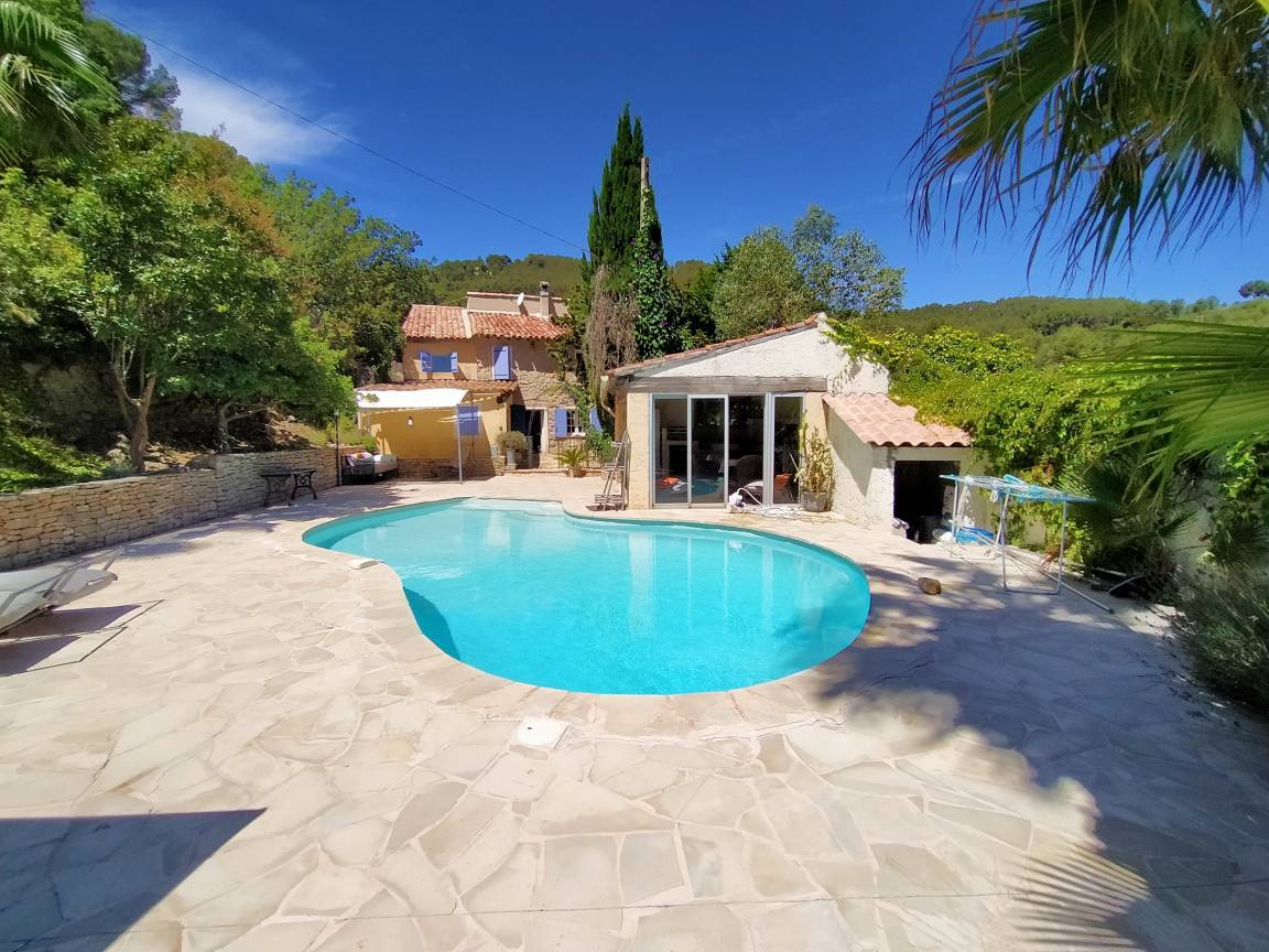160 M² Villa ∙ 3 Chambres ∙ 8 Personnes - Bandol