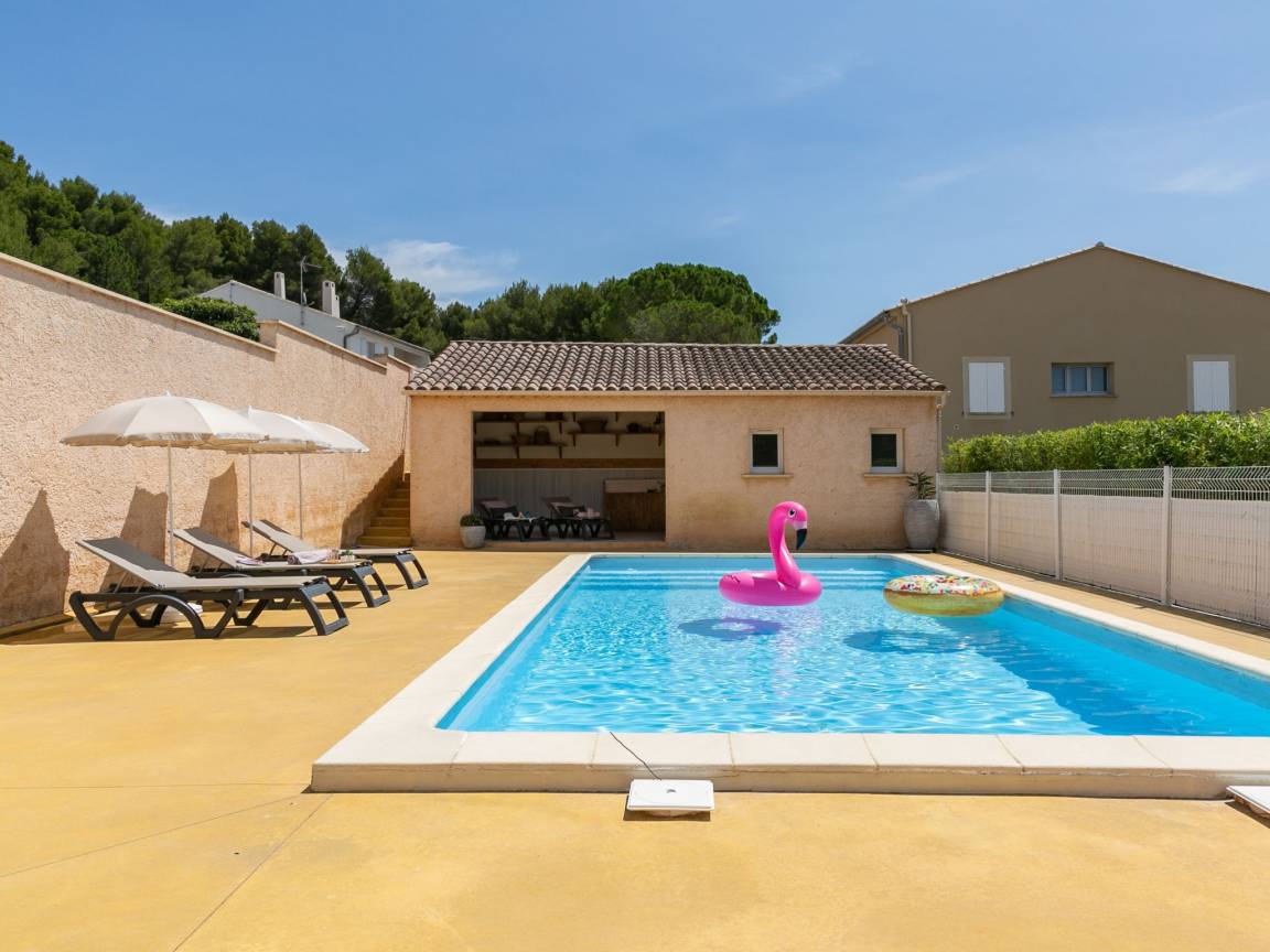 83 M² Appartement ∙ 3 Chambres ∙ 5 Personnes - Visan