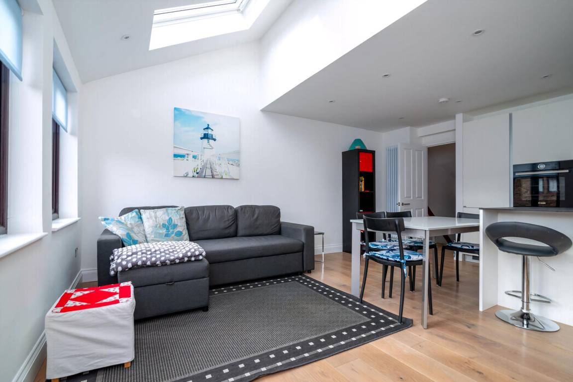 75 M² Apartment ∙ 2 Bedrooms ∙ 3 Guests - Brentford